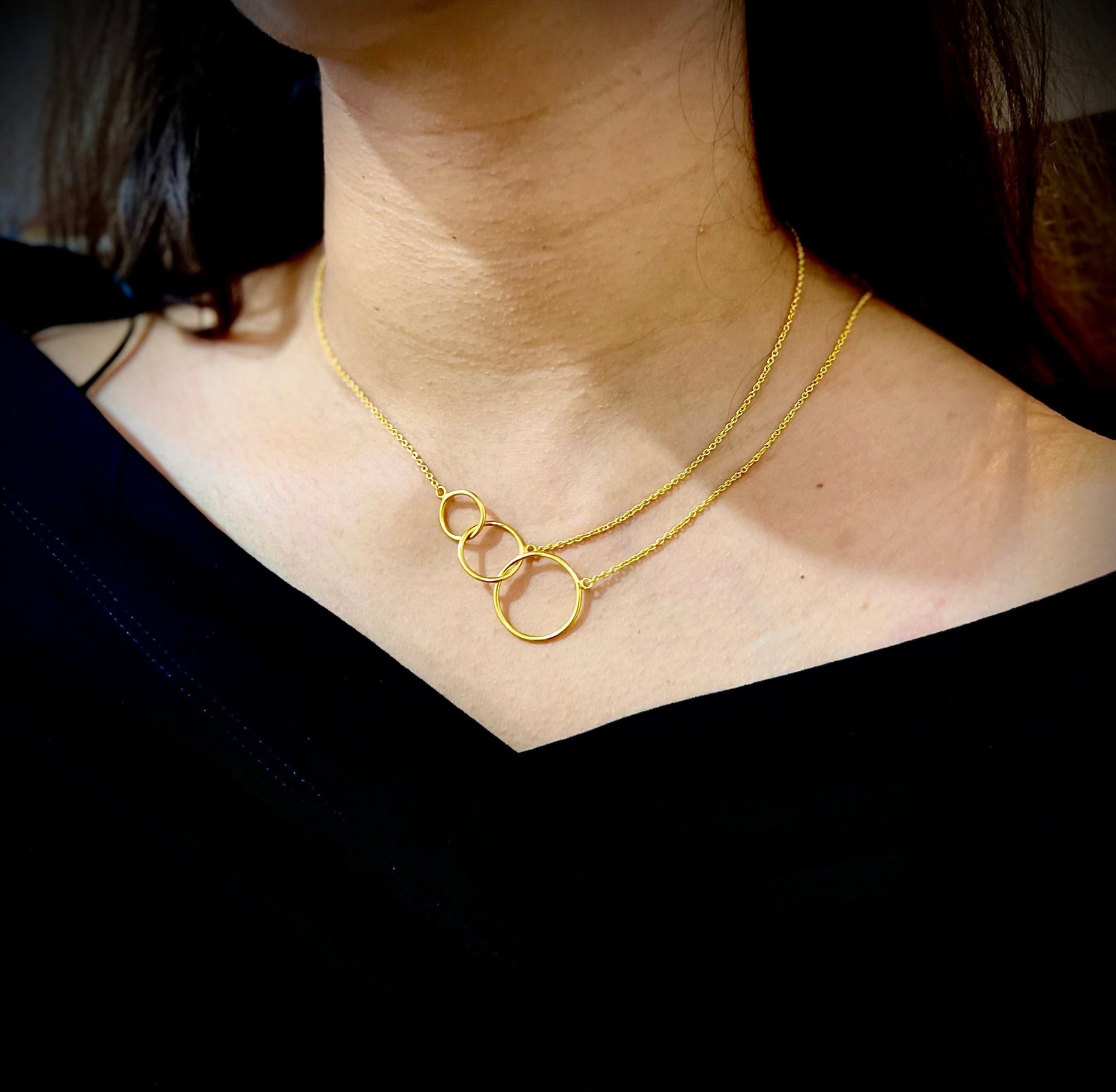 10 Ways to Style a 3 Tier Rings Gold Necklace – Silverings